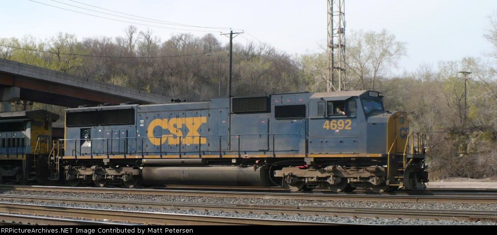 CSX 4692